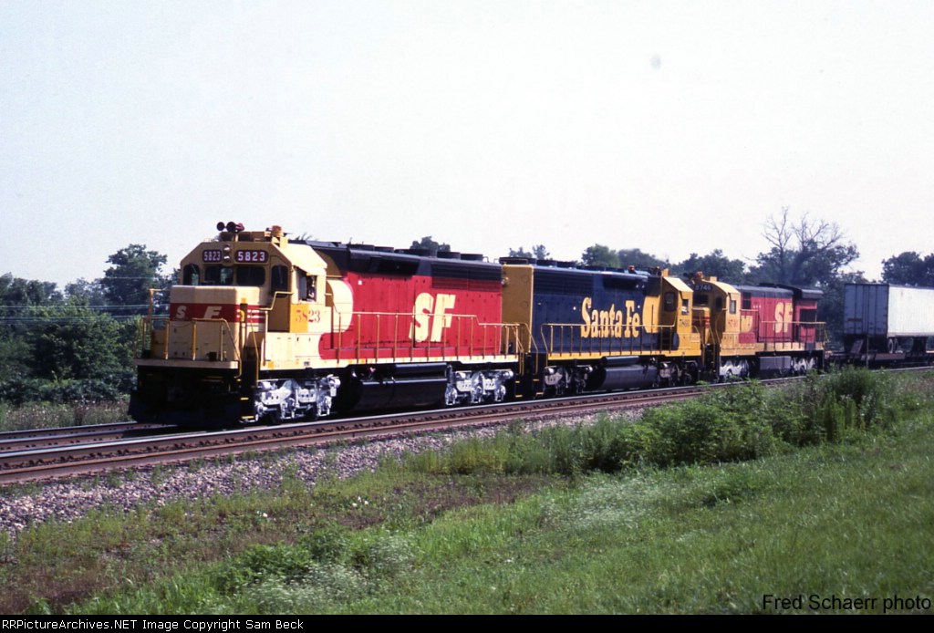 ATSF 5823, 5866, and 8746 Westbound